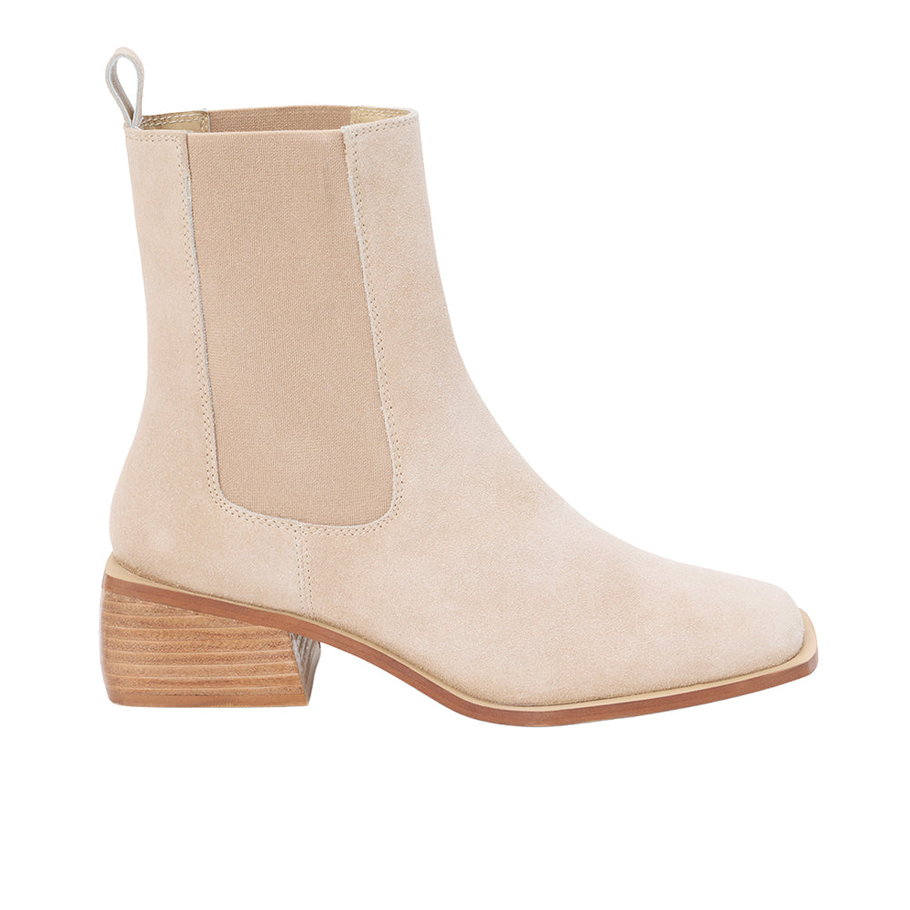 Shop Beige Womens Effie Square Toe Chelsea Boots – Shoebacca