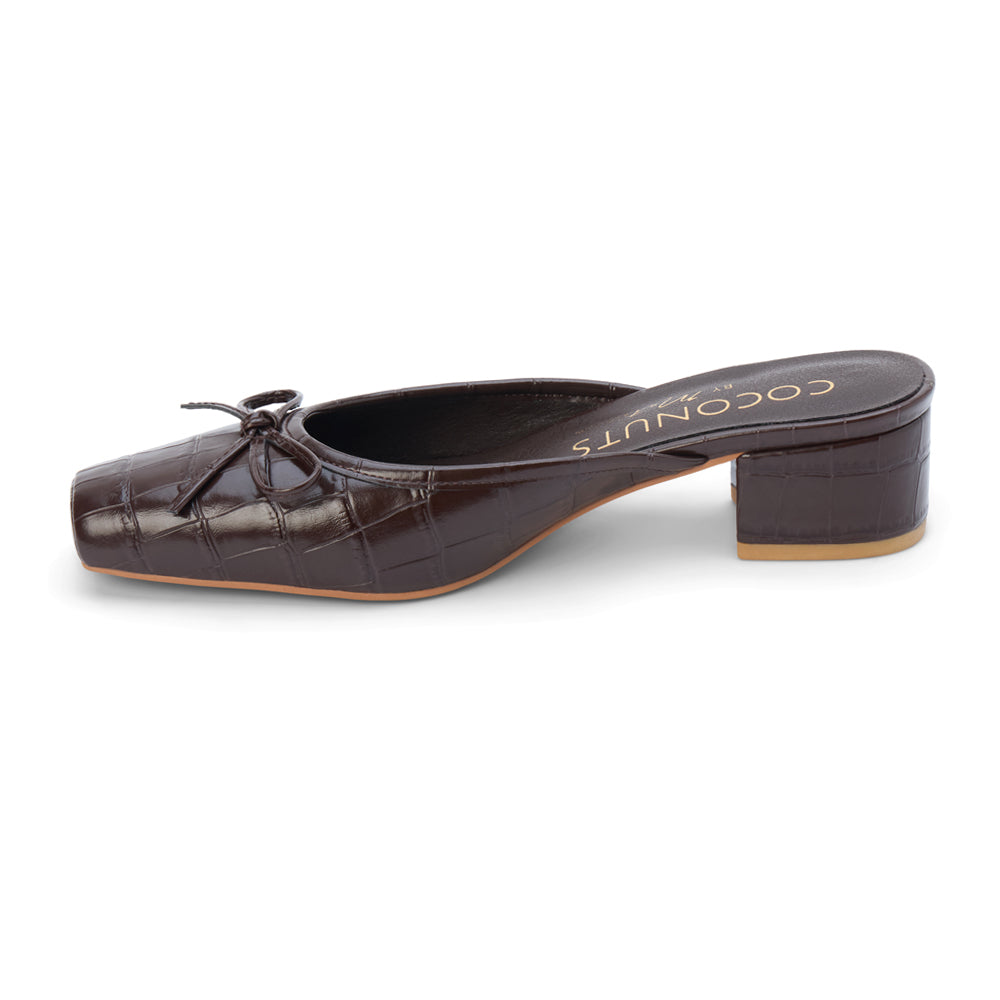 Shop Brown Womens Geneva Croc Square Toe Block Heel Mules – Shoebacca