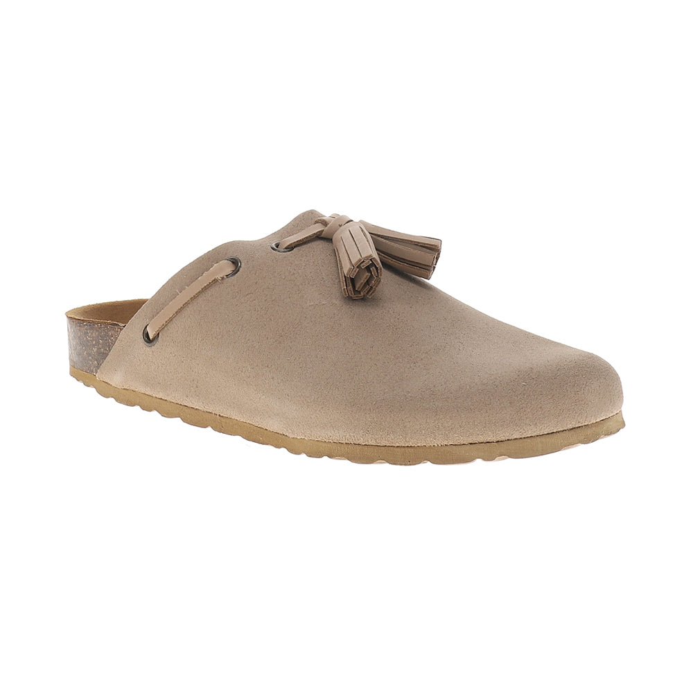 Shop Brown Womens Windswept Tassle Footbed Clogs – Shoebacca